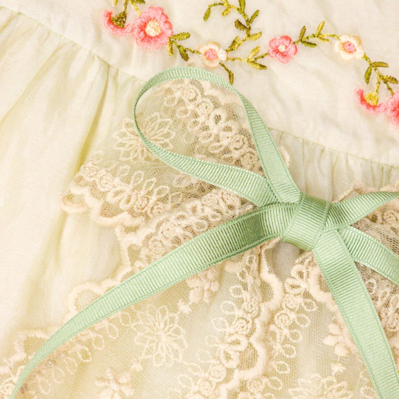 Lace Floral Embroidered Hair Bow Clip | Vintage Style Hair Accessory ...