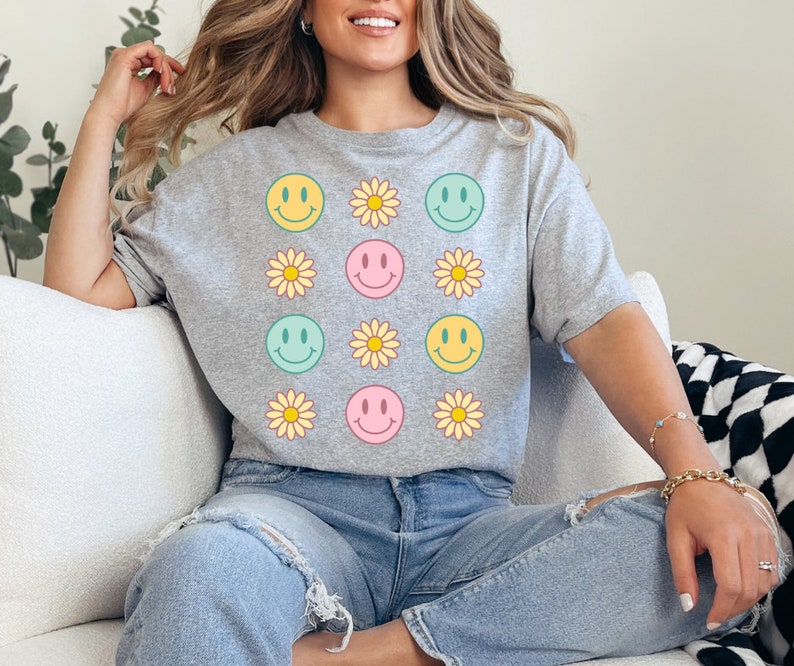 Floral Flowers Smiley Face Daisy PNG - Etsy