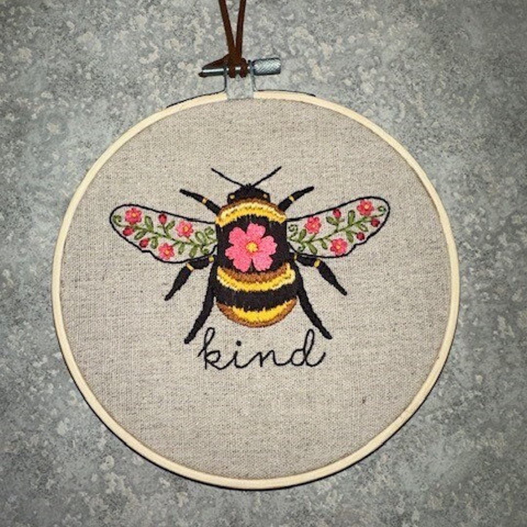 Hand Embroidered Bee Wall Hanging, 6 Inch Wooden Hoop - Etsy