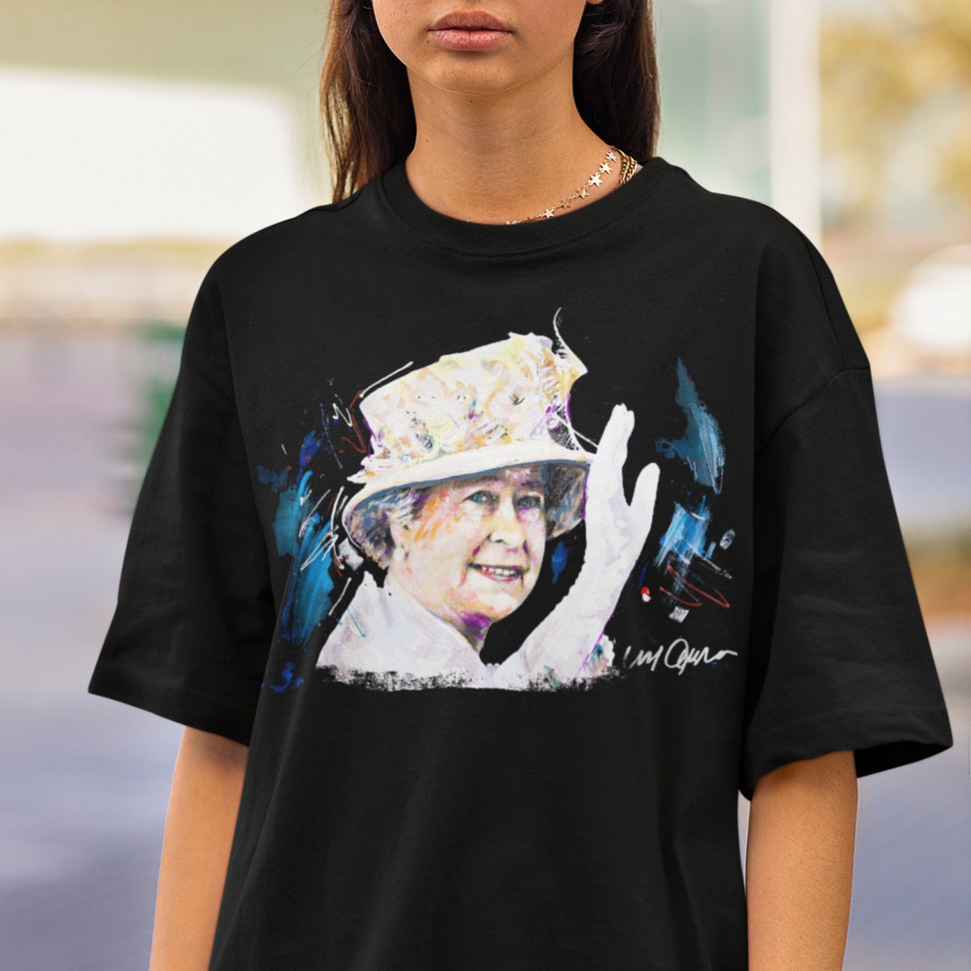 Queen Elizabeth II Graphic T-shirt, Hoodie, Sweatshirt, UK Royal Family ...