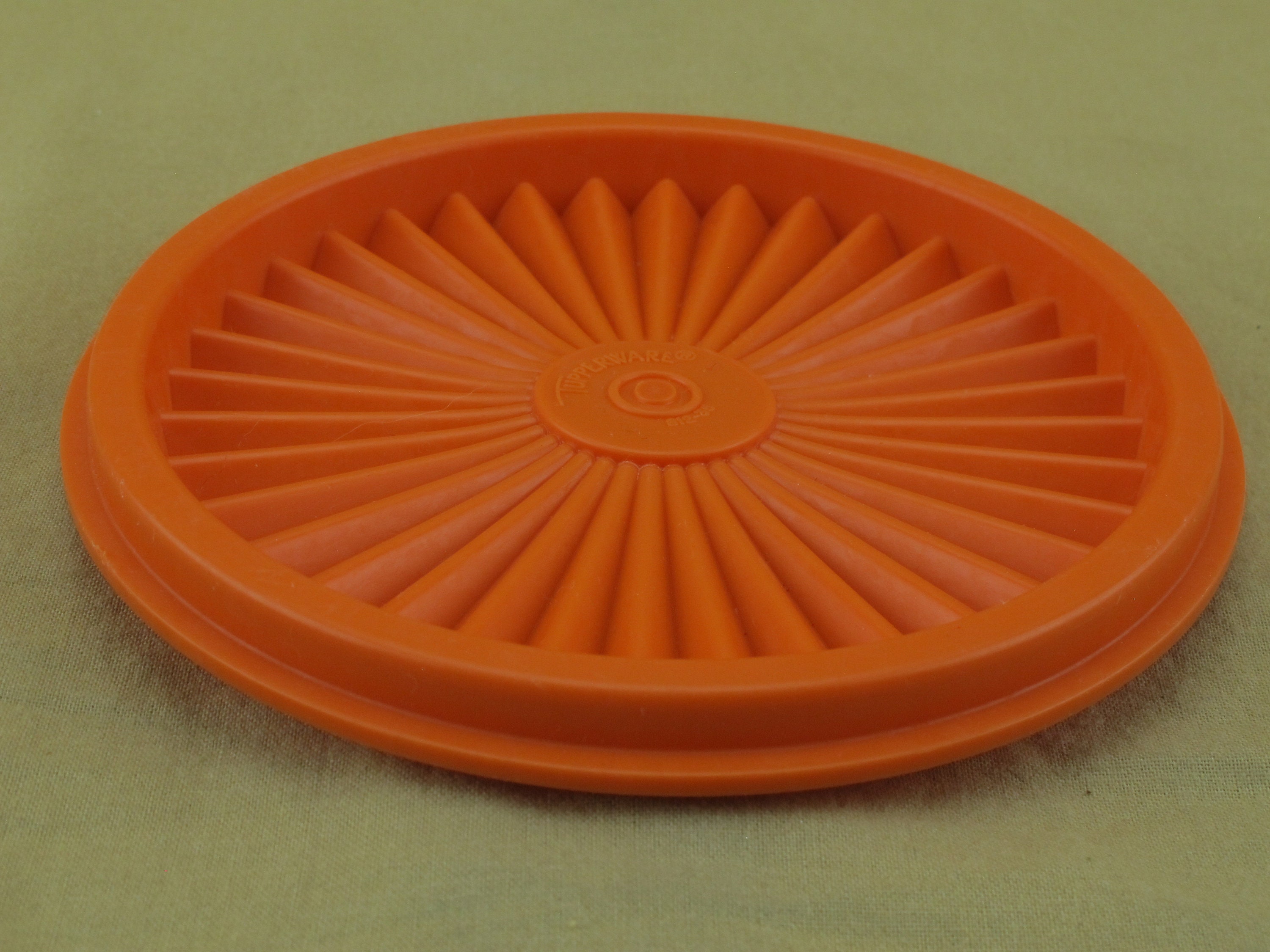 1970's Bright Orange Tupperware Servalier Starburst Lid 812-35 - Etsy
