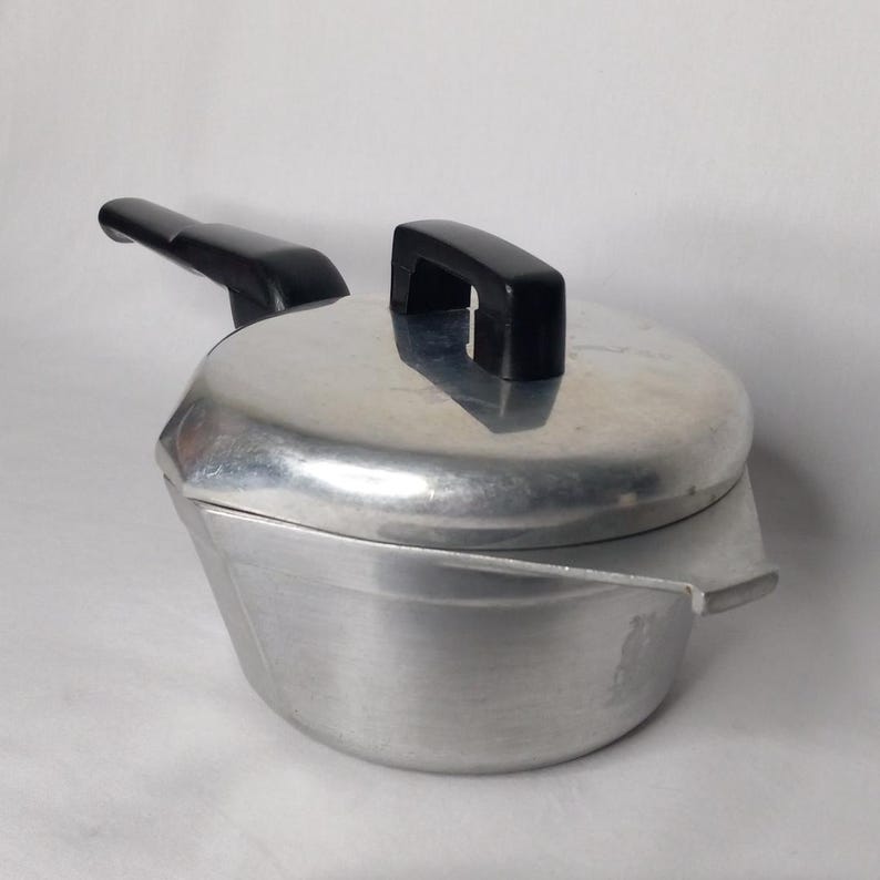 Heavy Cast Aluminum Double Spouted 1 Quart Saucepan With Lid Vintage ...