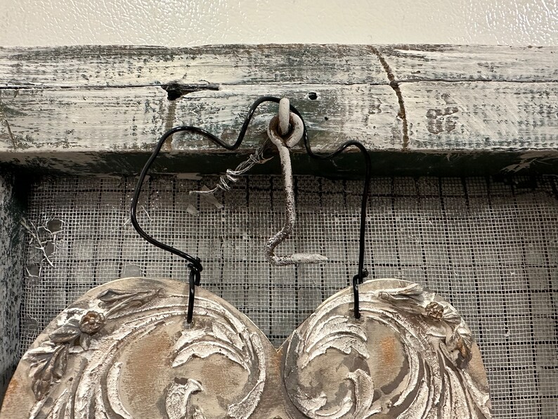 Fleur De Lis Scroll Wood Heart Hanger in Gray/beige/white. 3D, Fiber ...