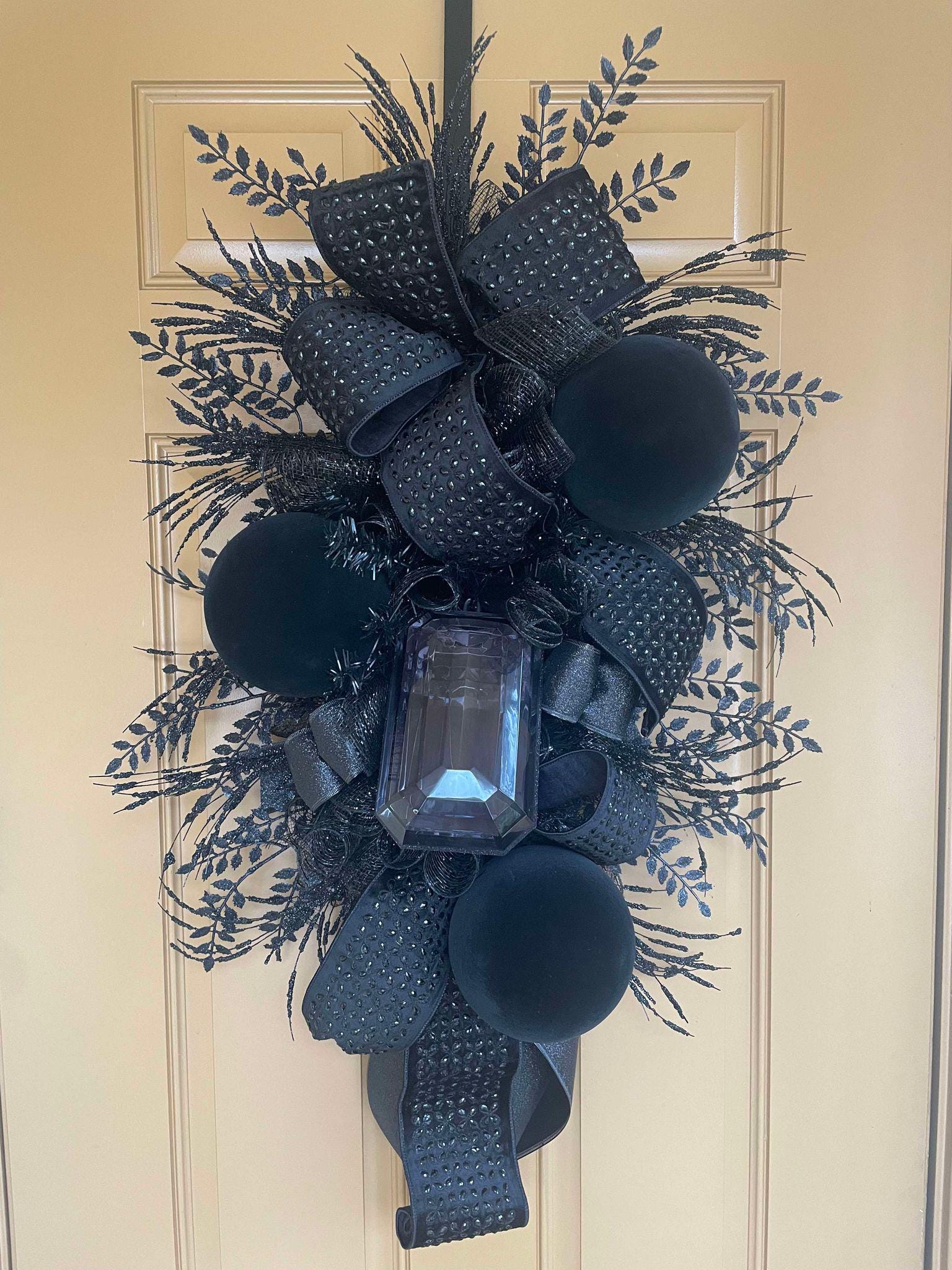 Luxury Black Diamond and Velvet Wreath Swag - Etsy