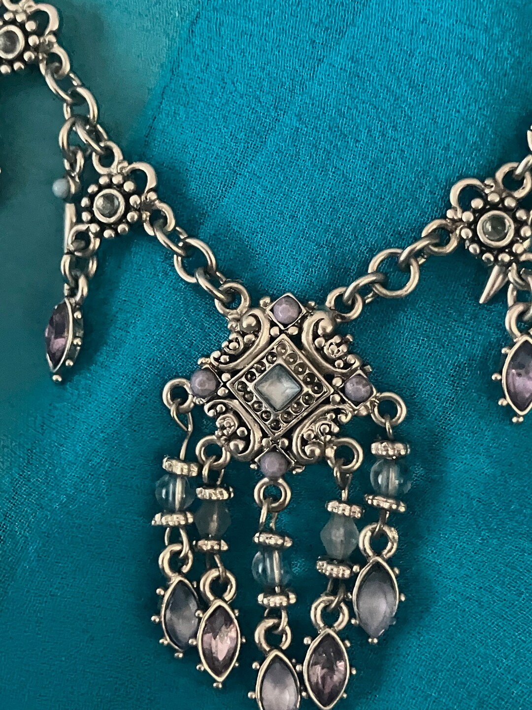 Vintage Intriguing Silver-tone Filigree Design Marquis-cut Stones Round ...