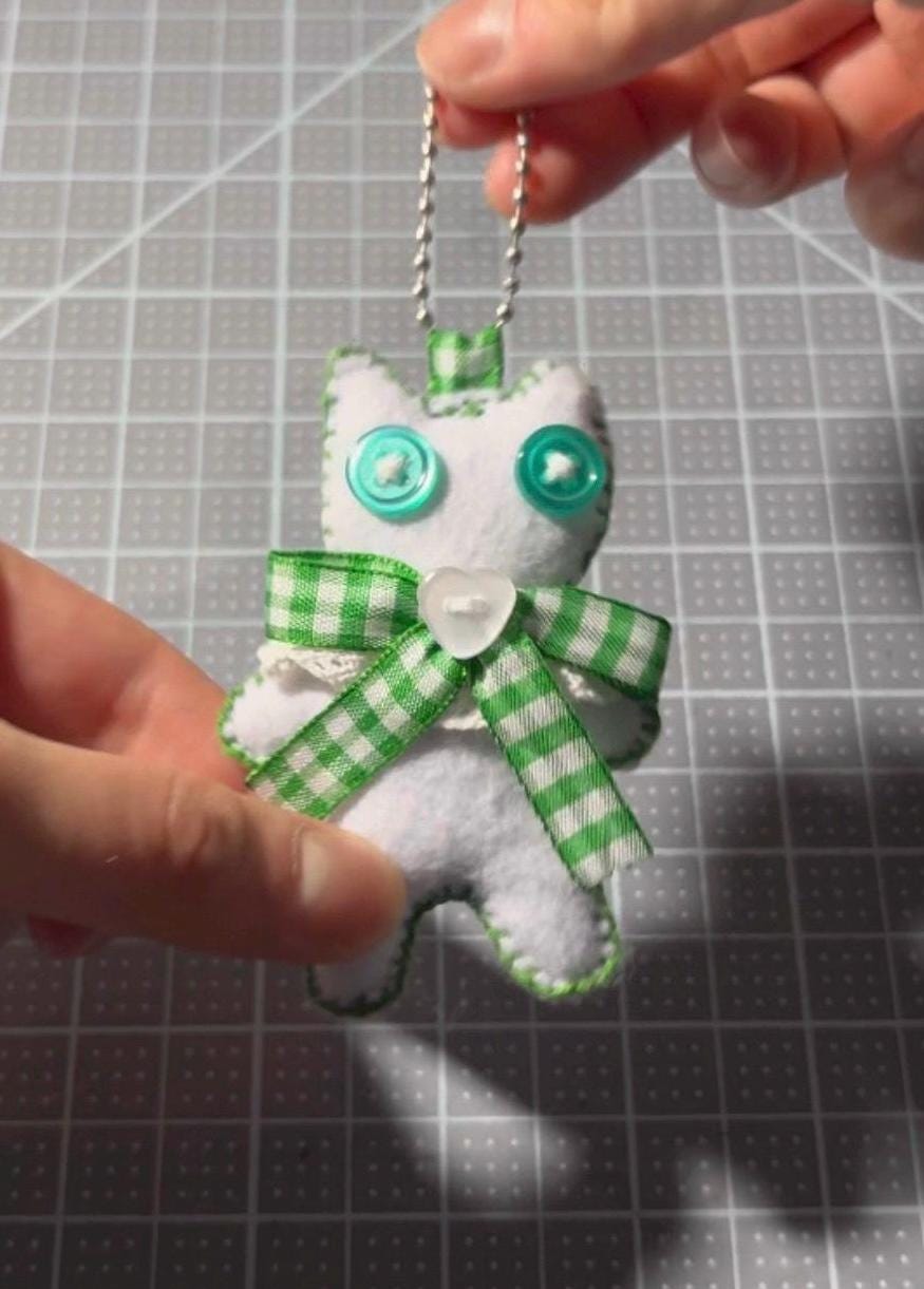 Custom Handmade Felt Keychain Kitty Cat (small) - Etsy