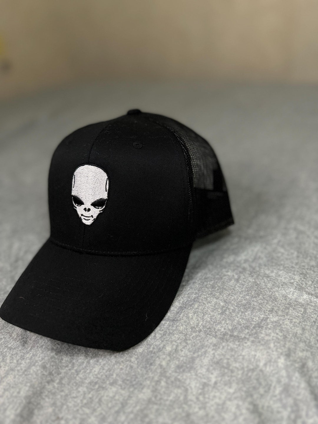 ALIEN TRUCKER HAT - Etsy