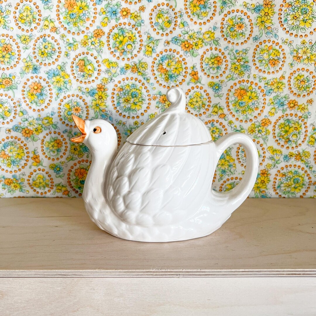 Vintage Swan Teapot Made in Japan Sweet Delightful Kitchen Decor Rare ...