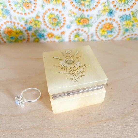 Alabaster Jewellery Box - Vintage - Hand Painted Dais… - Gem