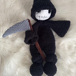 Crochet Grim Reaper Pattern: Easy Halloween Amigurumi Snuggler (PDF ...