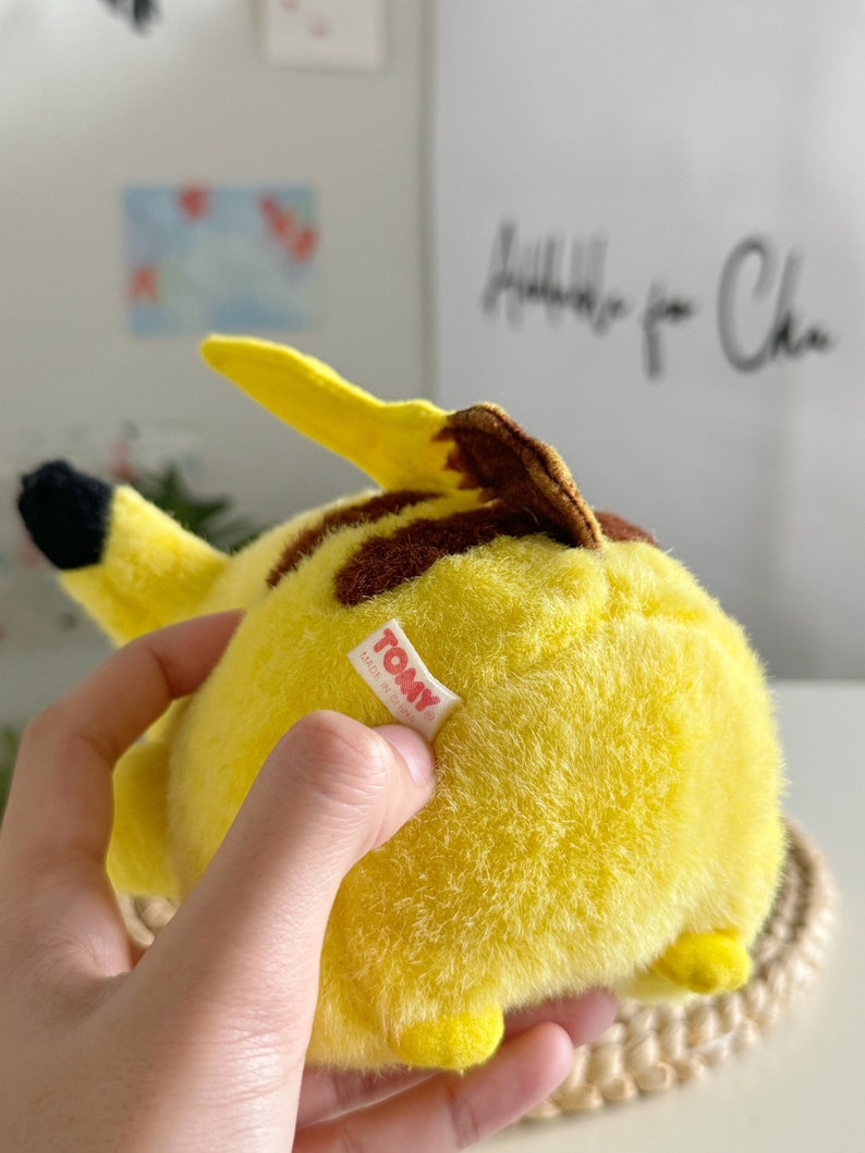 Vintage Pokémon Smiling With Raised Hand Pikachu Tomy Soft Plush ...