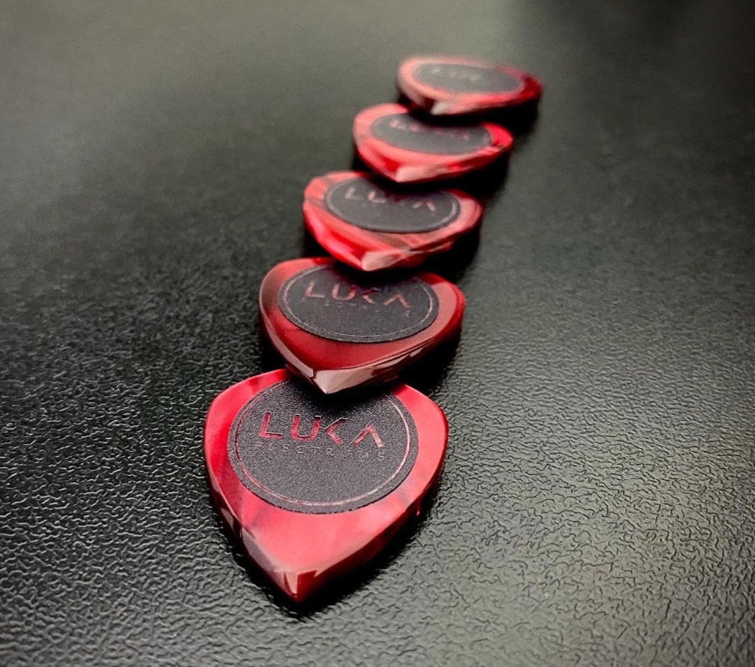 Handcrafted Acrylic Kirinite Guitar Pick in Shape of Flow Handmade ...