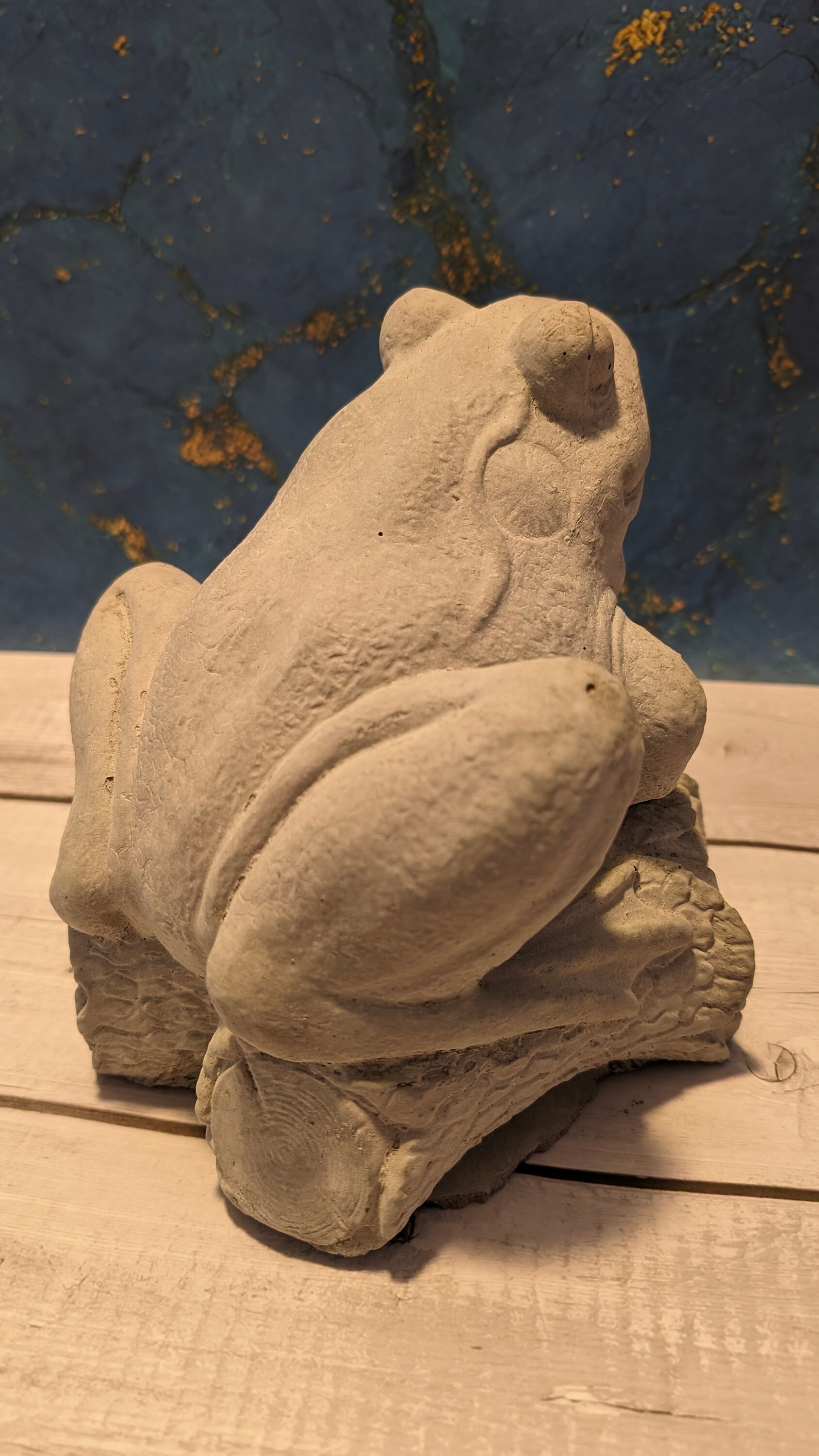 Handcrafted Concrete Frog on Log Statue - Etsy