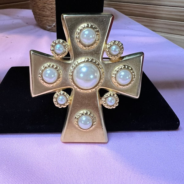 Erwin Pearl Brooch - Etsy