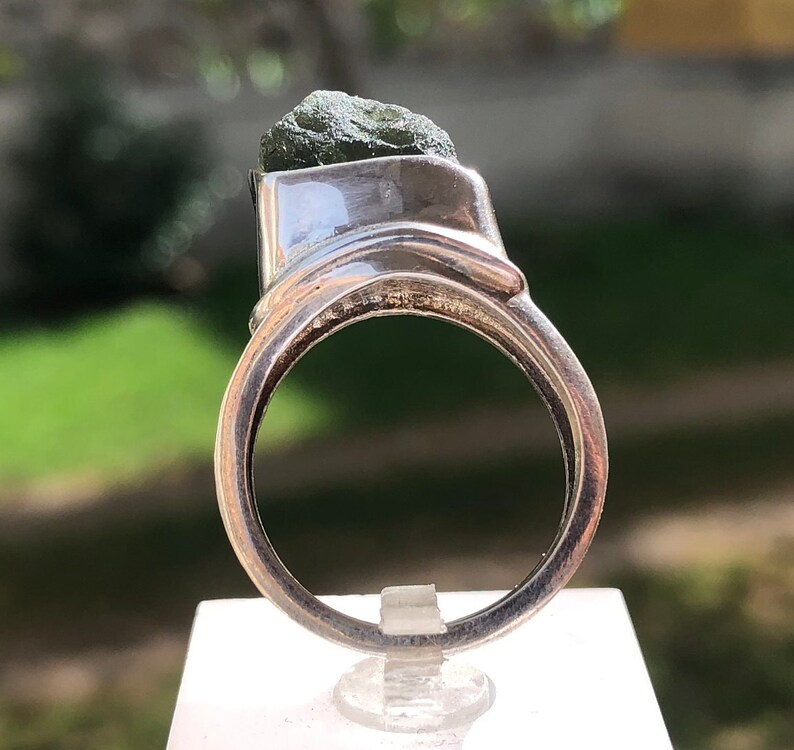 Rough Moldavite Ring in Textured 925 Sterling Silver. Meteorite Vltavin Tektite Jewelry. Unisex ...