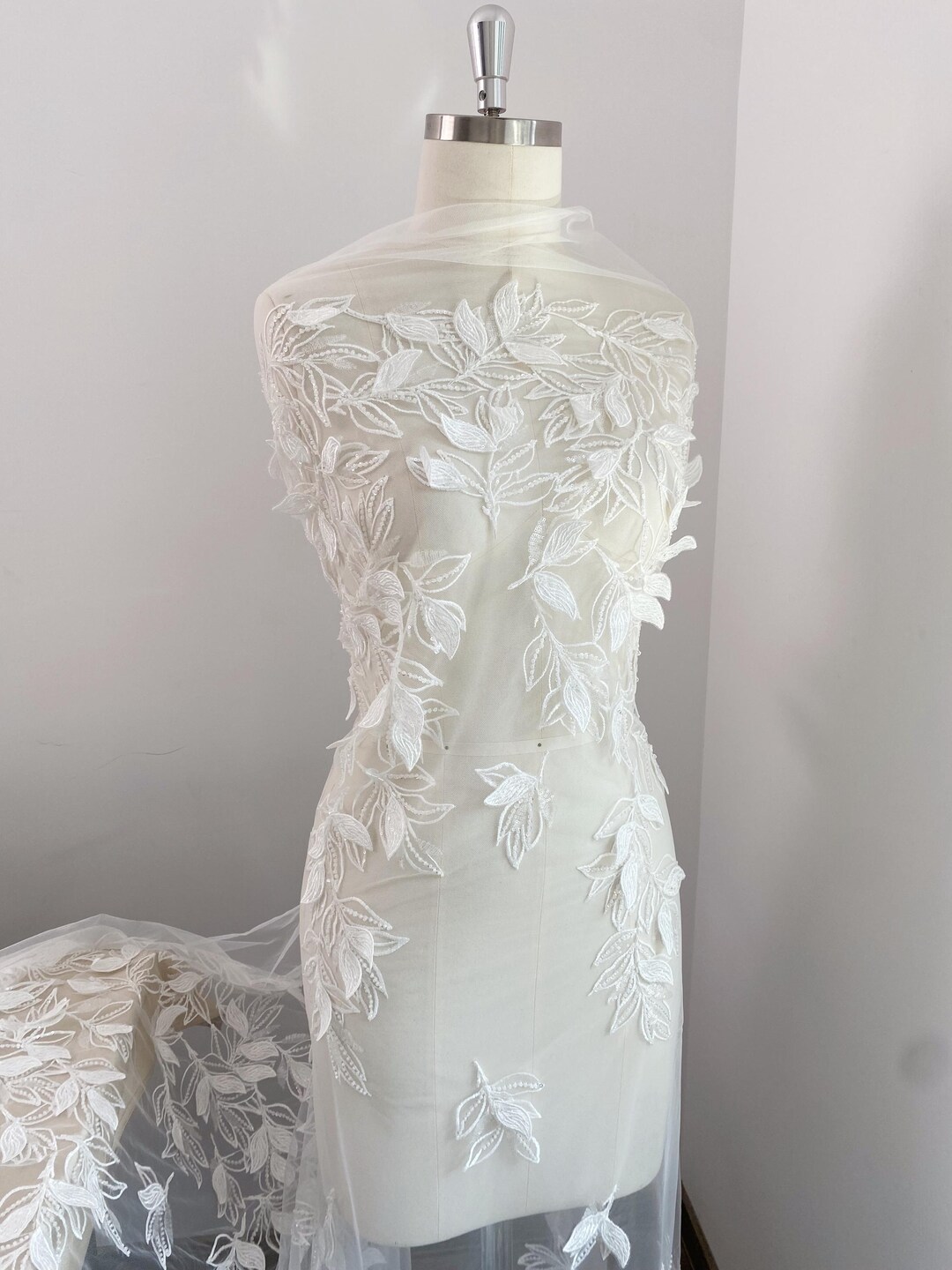 3D White Beaded Leaf Flower Lace Fabric, Bridal Floral Lace Veil ...