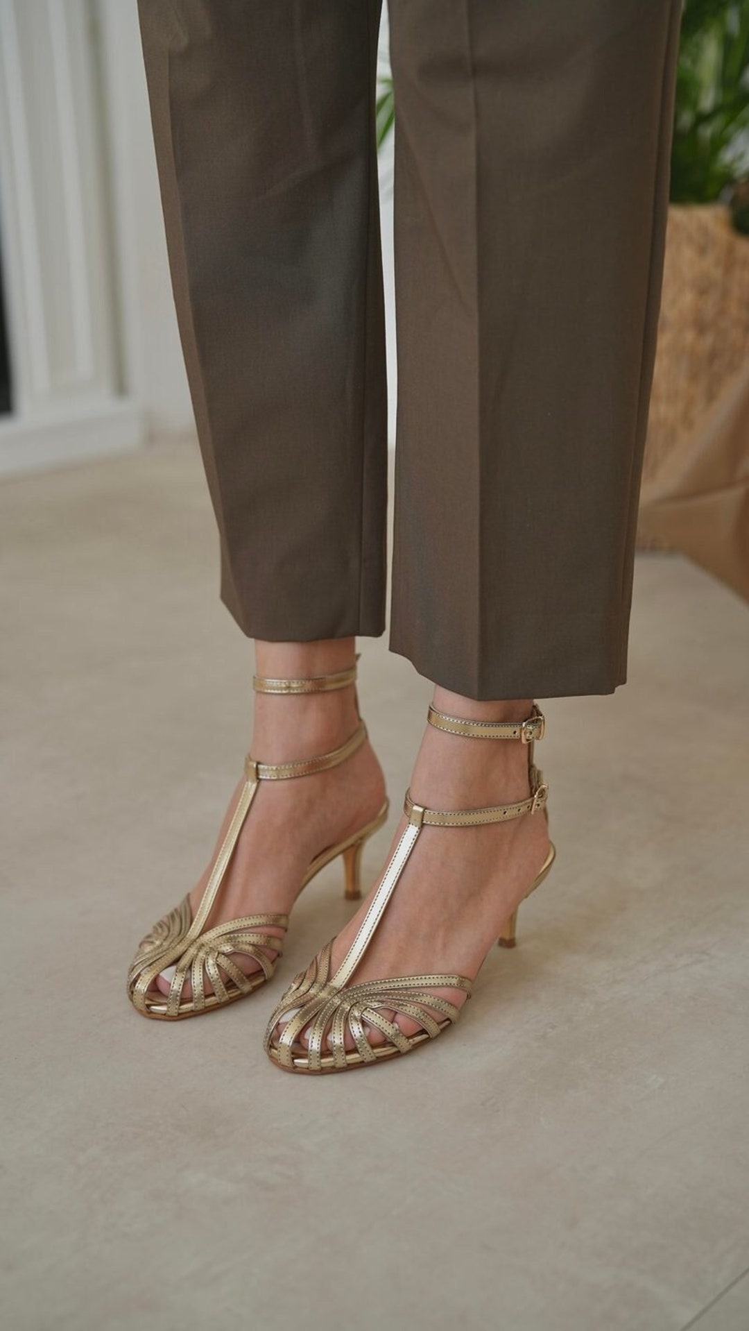 Gold Luxury Patent Leather Women Shoe, High Quality Patent Leather ...