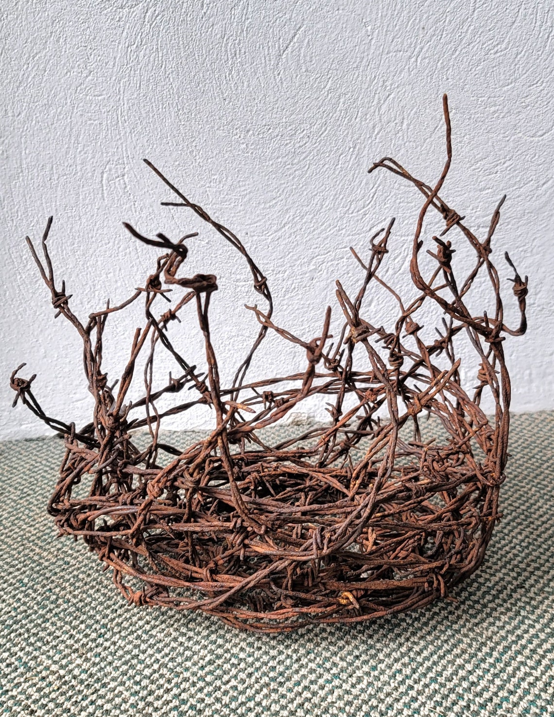 Vintage Rusty Barbed Wire Basket, Wire Sculpture, Wire Art - Etsy