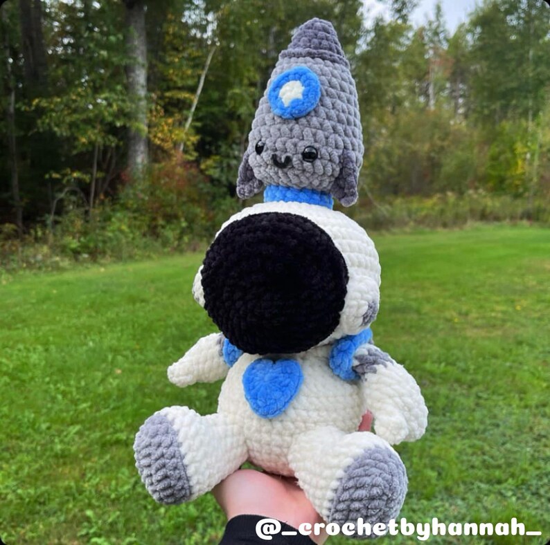 Buddy the Rocket Ship crochet pattern - Amigurumi space ship plushie ...