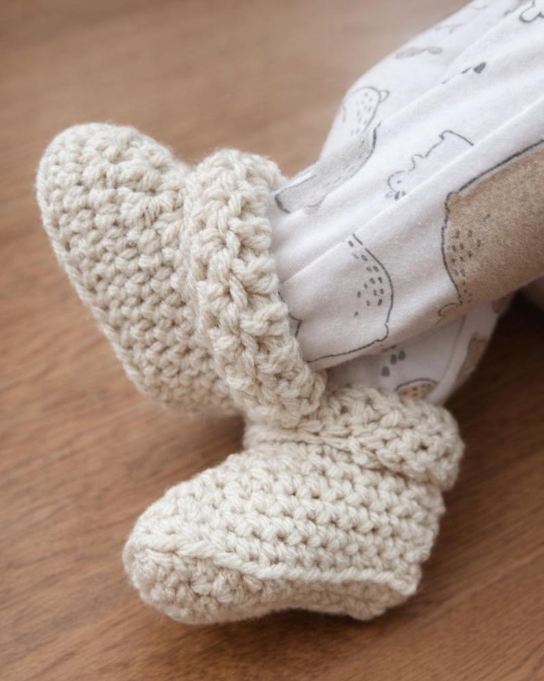Crochet Baby Booties Pattern: Beginner Friendly PDF for Newborn Shoes ...