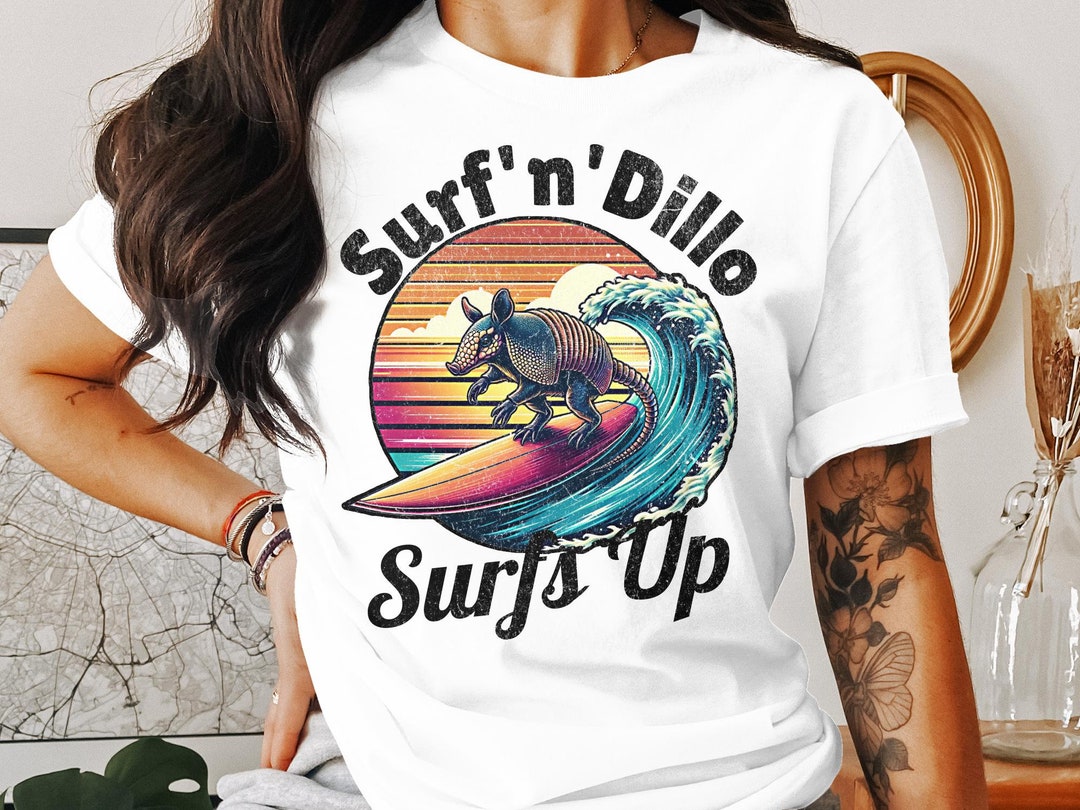 Retro Surfing Armadillo T-shirt, Vintage Surf 'n' Dillo Graphic Tee ...