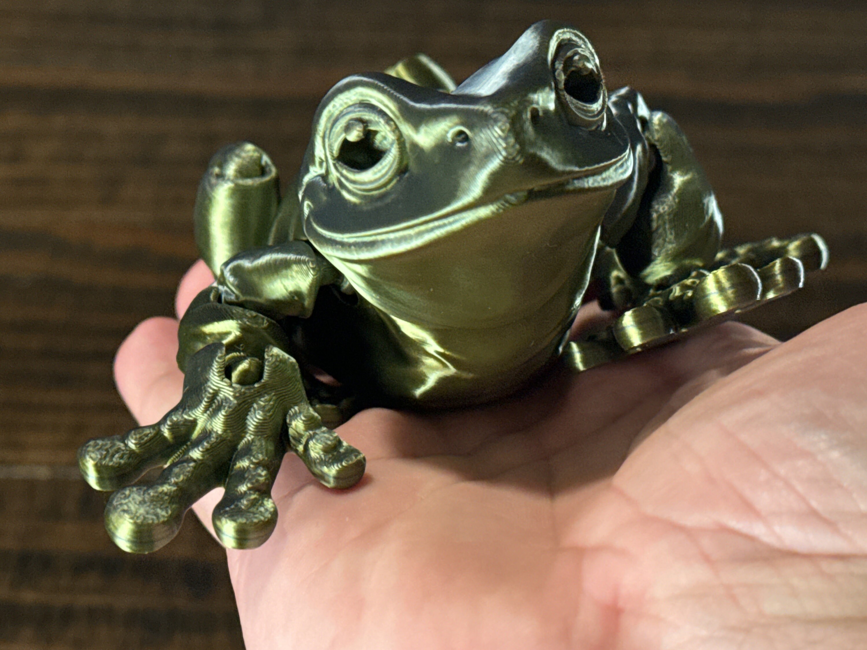 Articulated White's Tree Frog 3D Printed Posable Amphibian Figurine ...