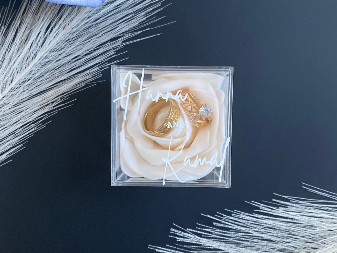 Acrylic Cube Ring Box With Rose Ring Holder Etched Clear Wedding Ring ...