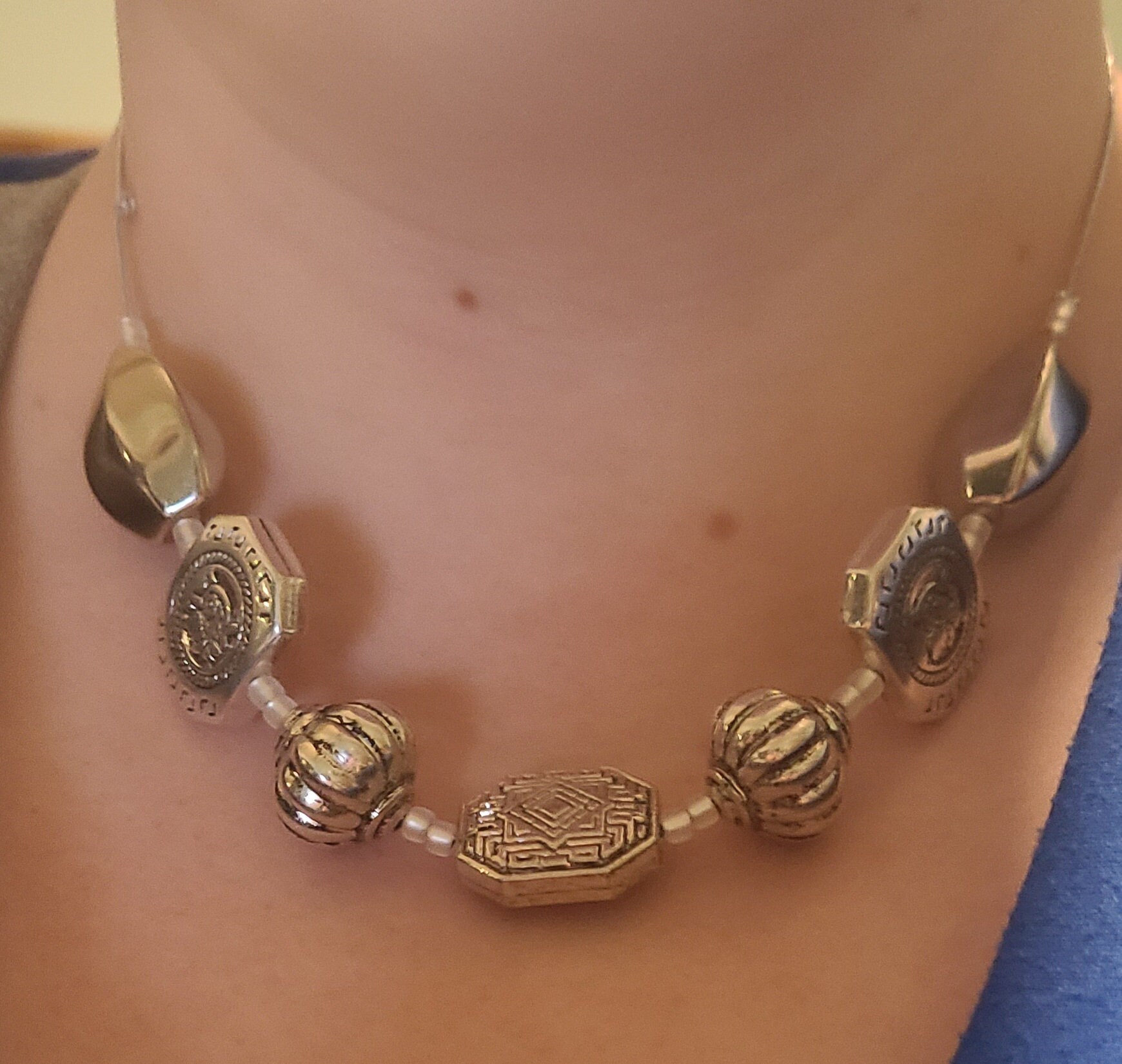 AUTISTIC Artist CUSTOM Makes Sensory Necklaces for Others With Autism ...