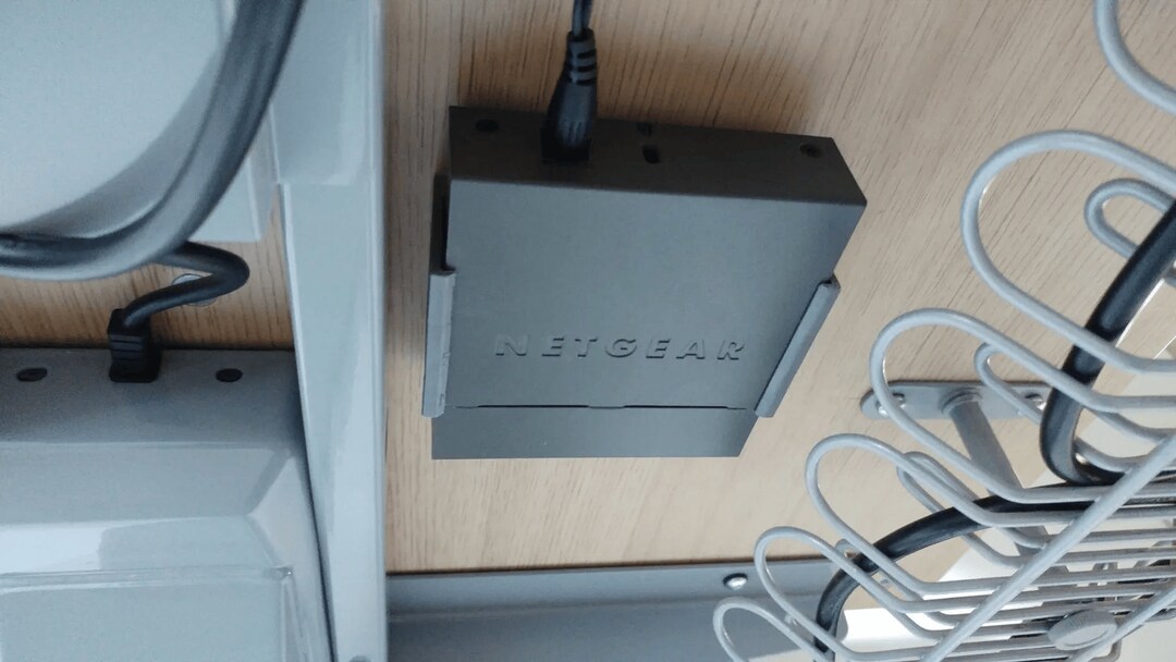 Netgear GS305 Switch Mount Under-desk or Wall Mount Compact and ...