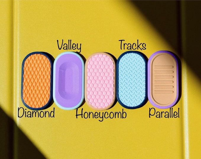 3D Printed Articulating Grub | Flexi Fidget, Cute Fidget Toy, Hand ...