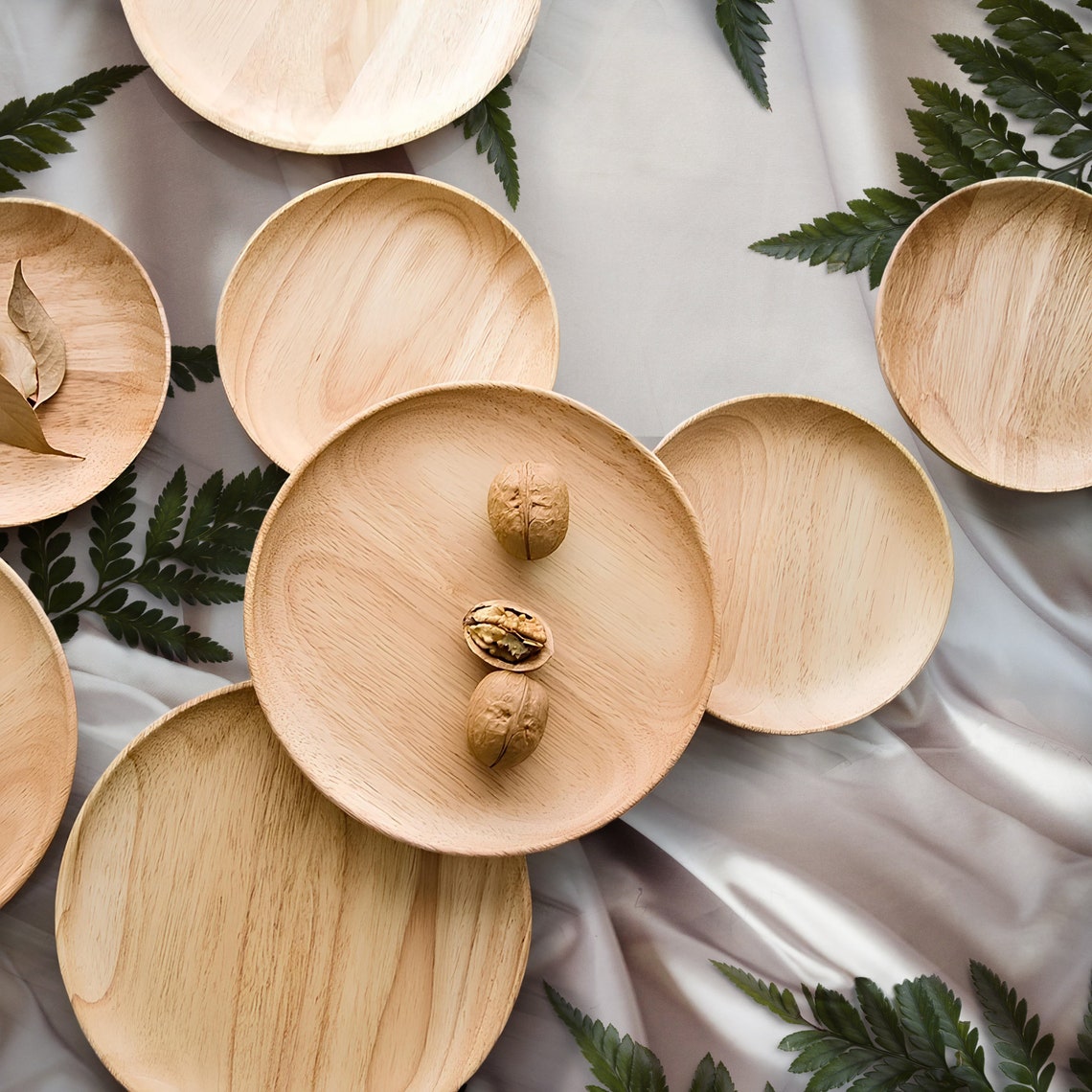 Round Wooden Plate Round Light Colored Wooden Plates Round Rubberwood ...