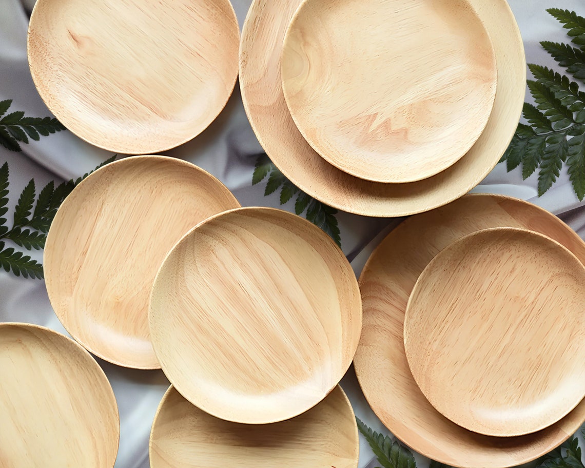 Round Wooden Plate Round Light Colored Wooden Plates Round Rubberwood ...