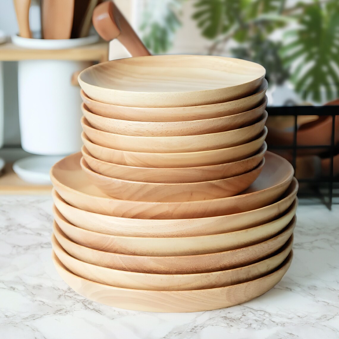 Round Wooden Plate Round Light Colored Wooden Plates Round Rubberwood ...