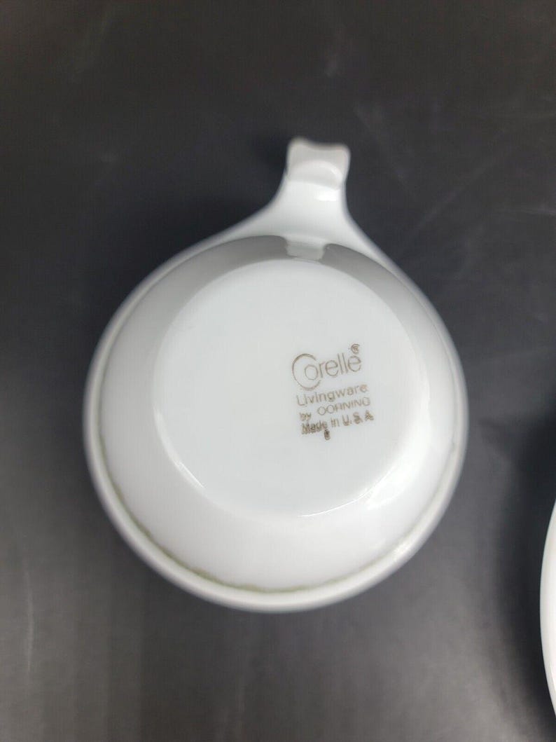 Corelle Livingware 17 Cup & Saucer Sets Green Spring Blossom Hook ...