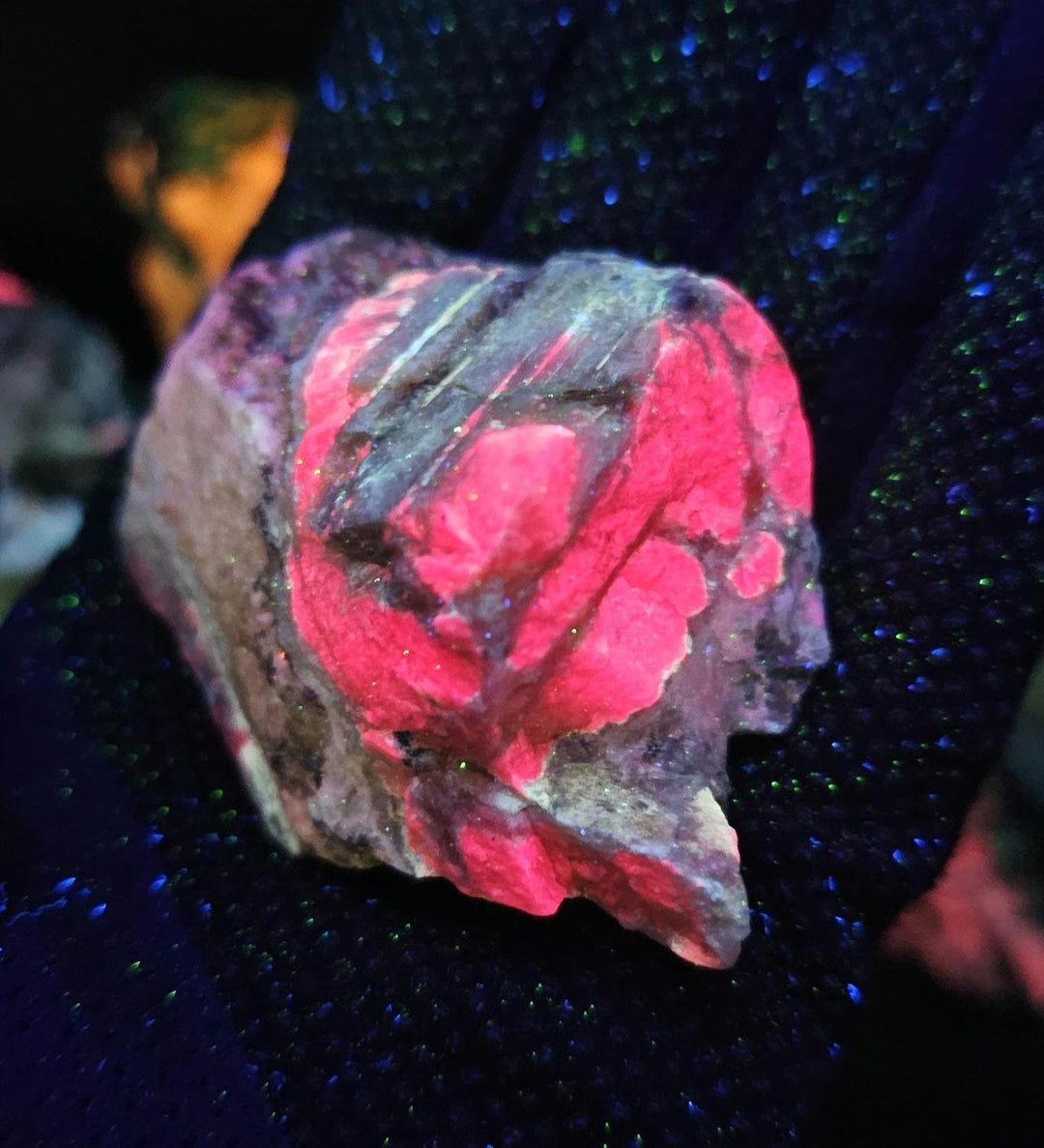 111g Eucryptite From Parker Mountain Mine, New Hampshire - Etsy