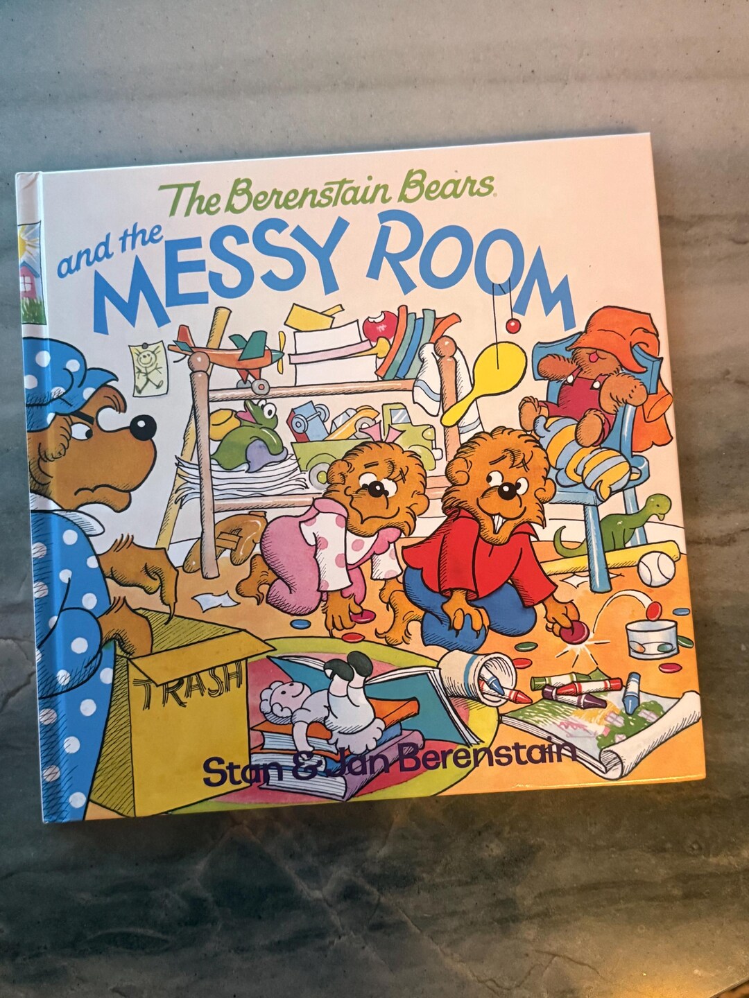 The Berenstain Bears and the Messy Room – Children’s Book by Stan & Jan ...