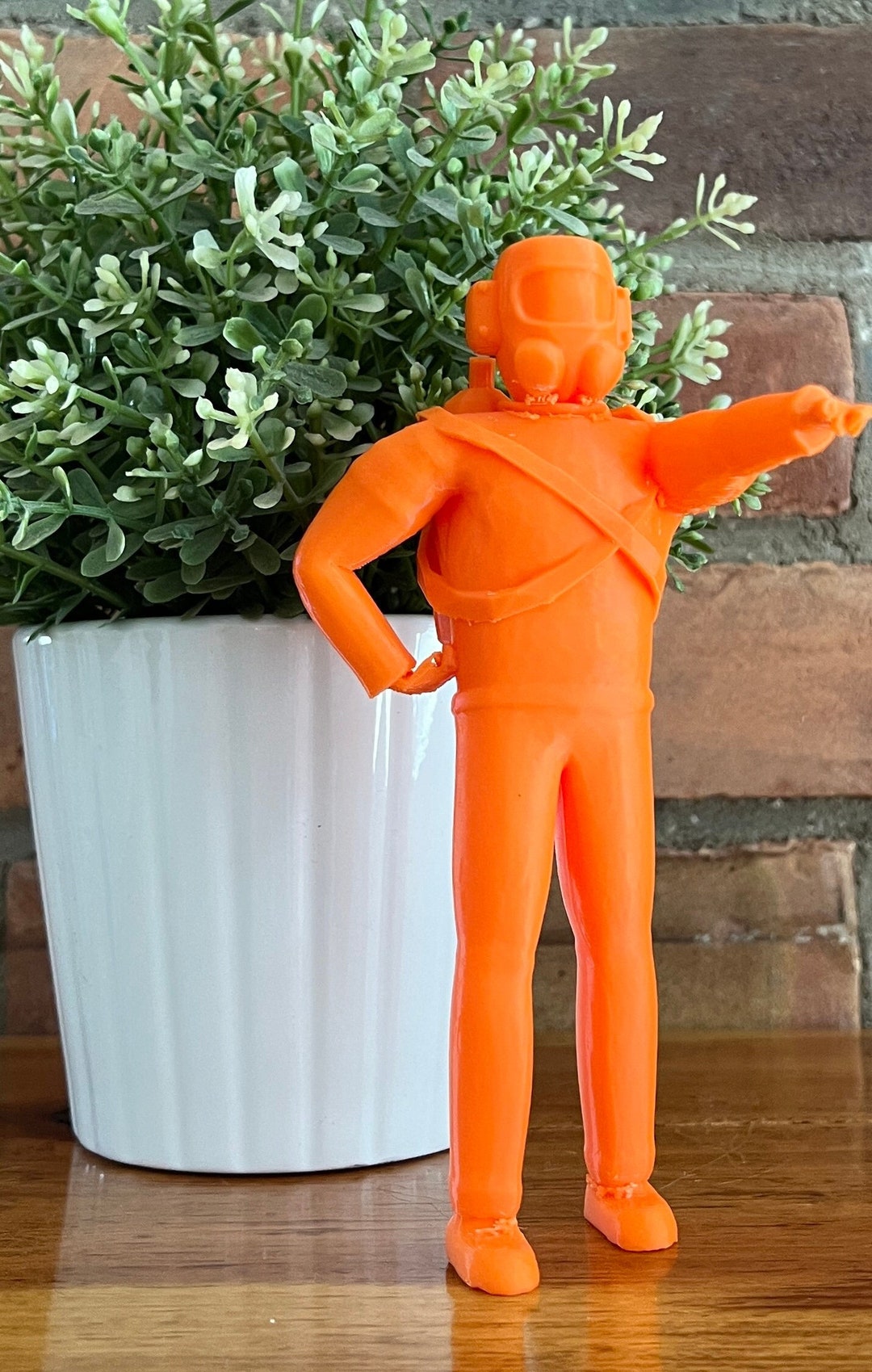 Lethal Company Pointing Emote Figure - Etsy