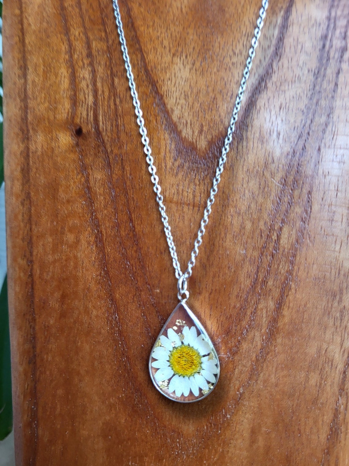 Real Dried Daisy Flower Necklace Teardrop Resin Pendant Pressed Flower ...