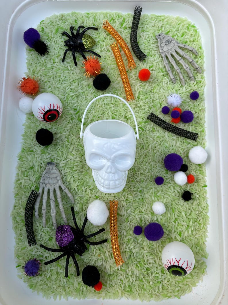 Sensory Play Kit, Spooky Halloween Sensory Bin, Pour and Play - Etsy