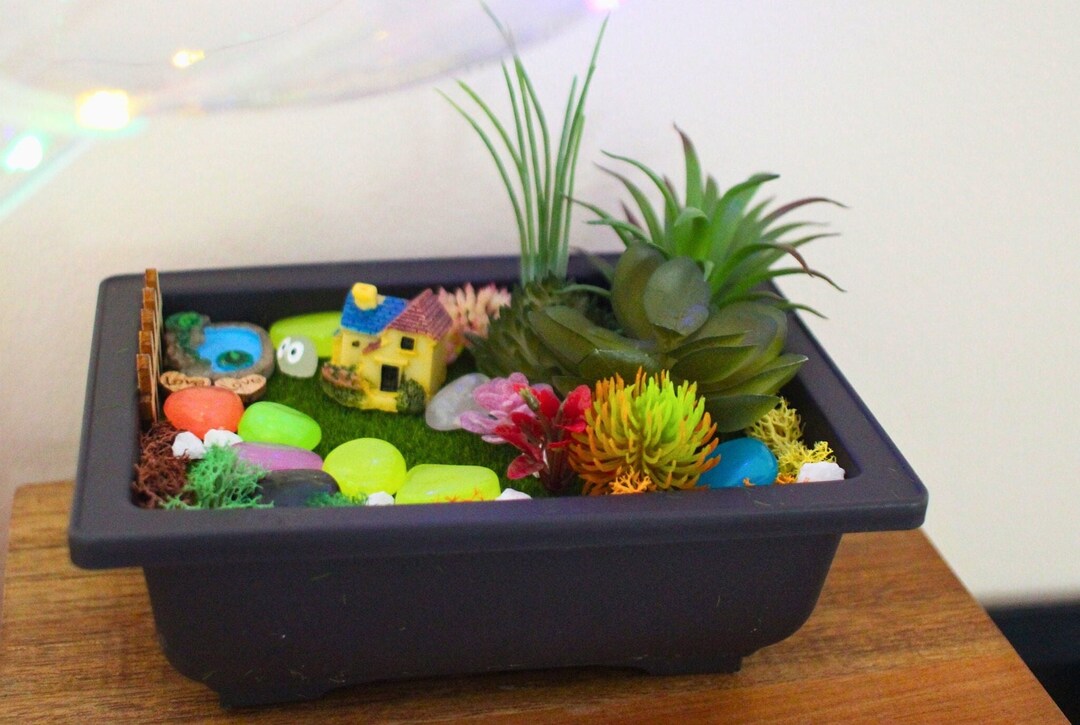 Teeny Tiny House Weeny Small Little Petite Itsy Miniscule Magic Micro ...