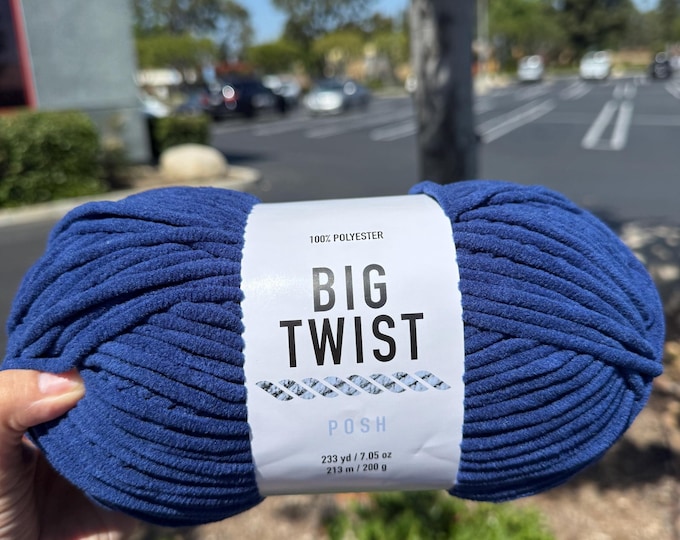 Big Twist Posh - Blueberry | Size 5 Bulky Plush Dark Blue Yarn ...