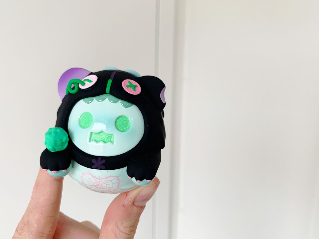 Shinwoo GHOST BEAR HOUSE Series Figures Web A Heart - Etsy