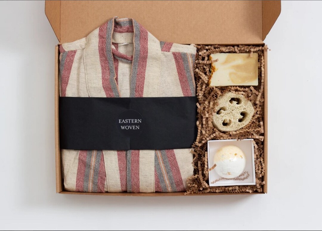Personalized Robe Gift Box, Self Care Package for Her, Loungewear Gift ...
