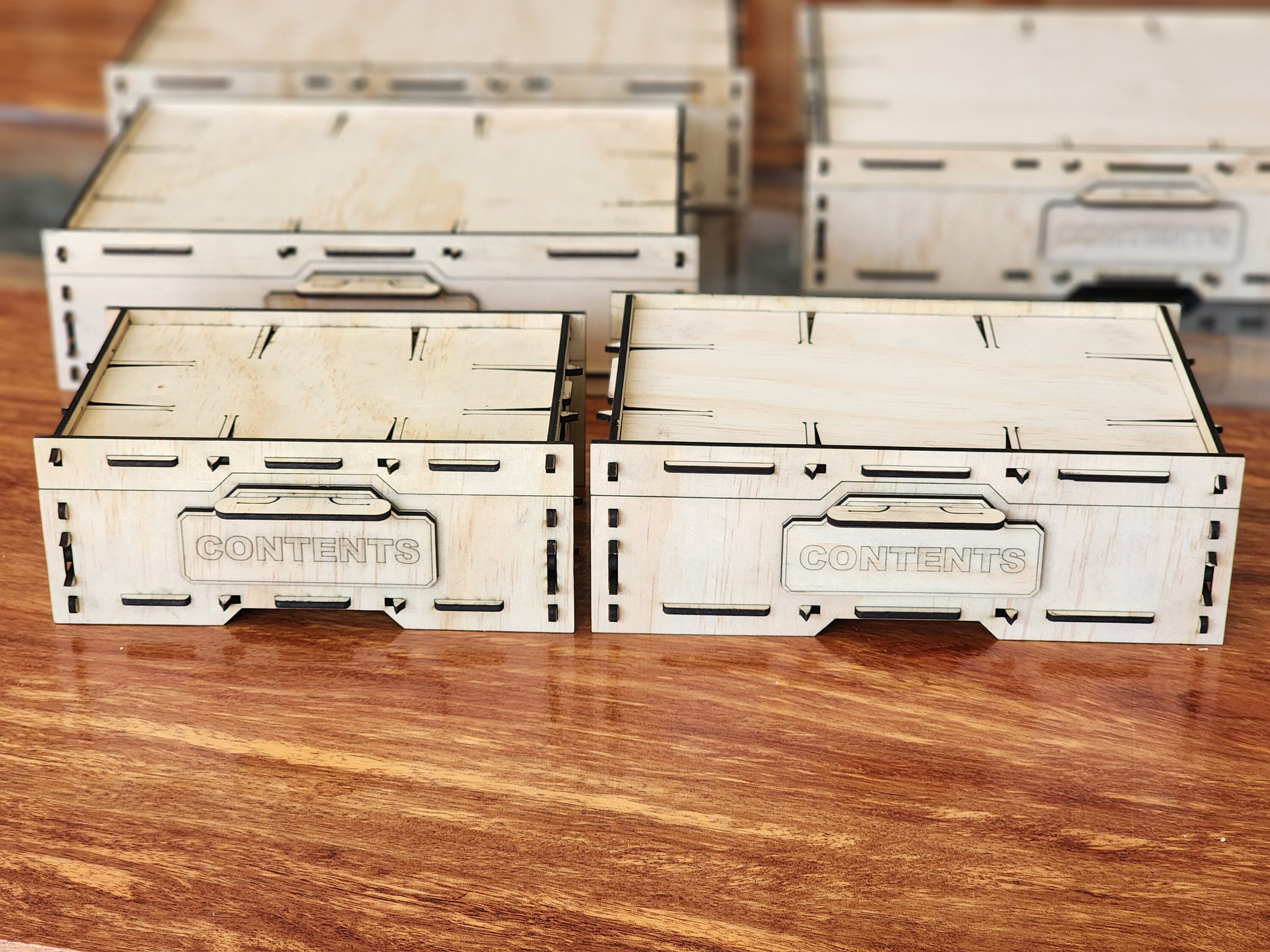 STACKABLE BOXES/TRAYS No Glue Required 5 X Sizes Stackable Self ...