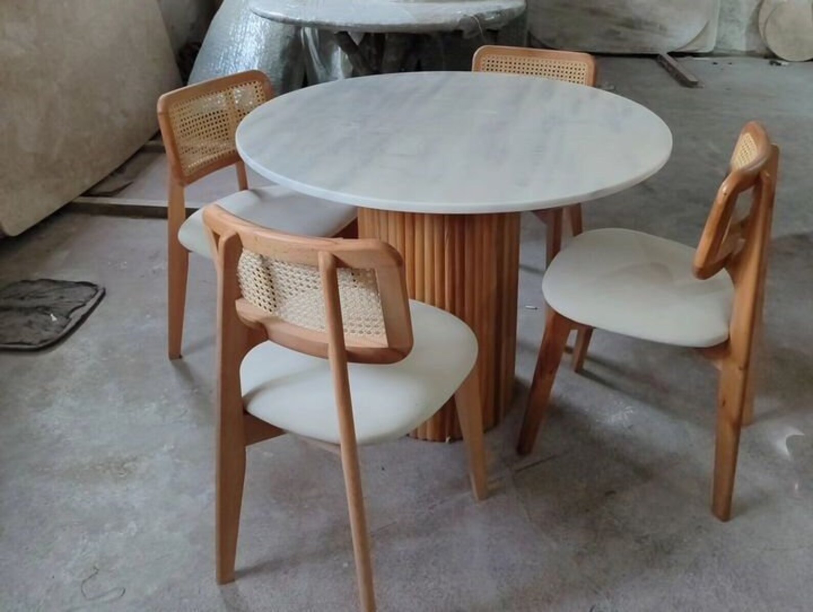 Set 4 Chair and Table, Round Dining Table Round Walnut Dining Table ...