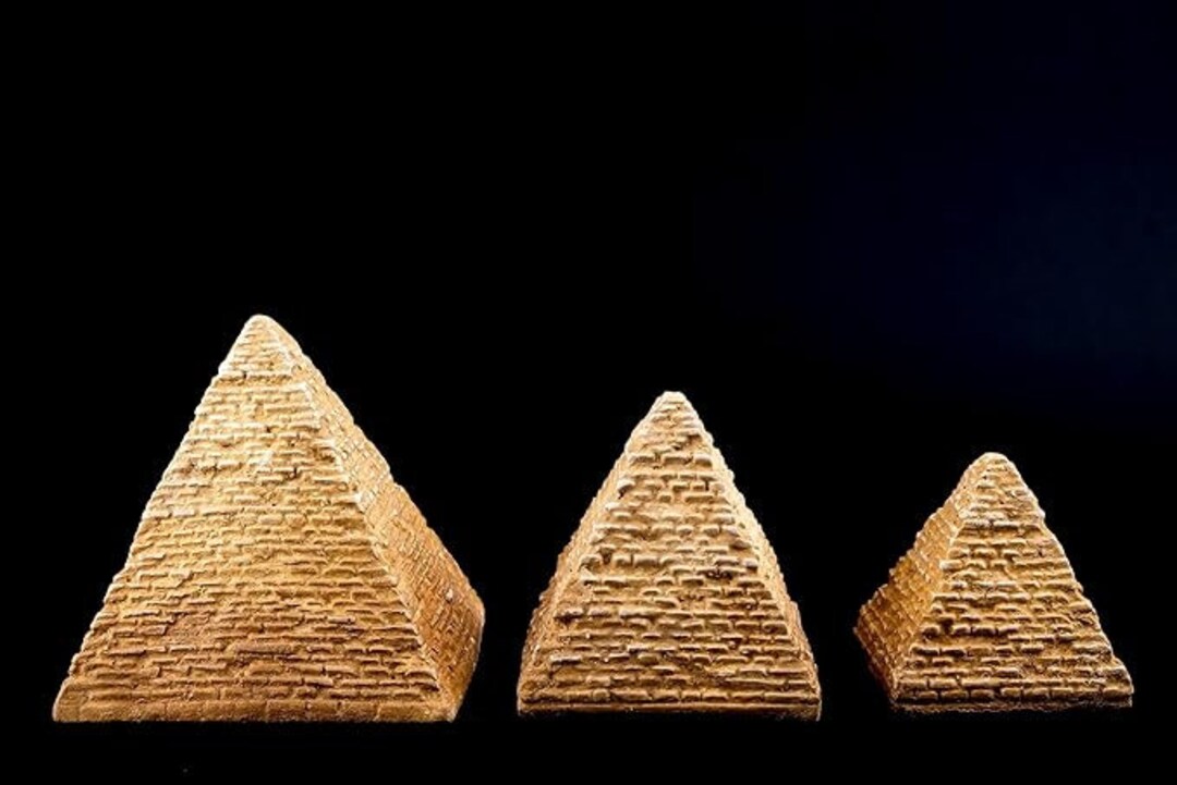 Vintage Pyramids of Egypt Set Large Set of 3 Pyramid Egyptian Pyramids ...
