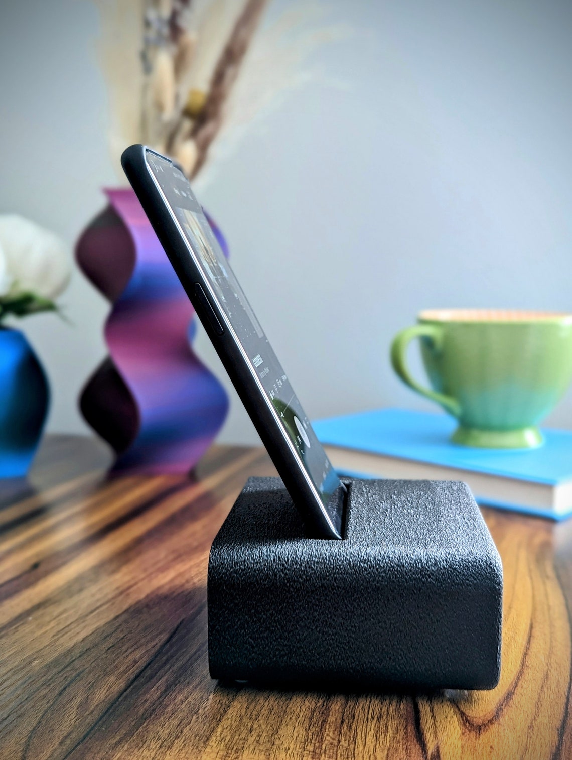 Smartphone Holder Sound Amplifier- Mobile Phone Stand With Passive ...
