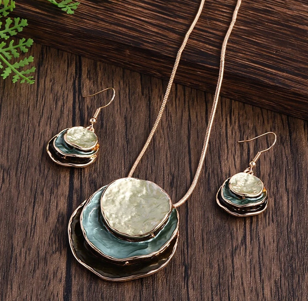 Layered Circular Pendant and Earring Set - Etsy