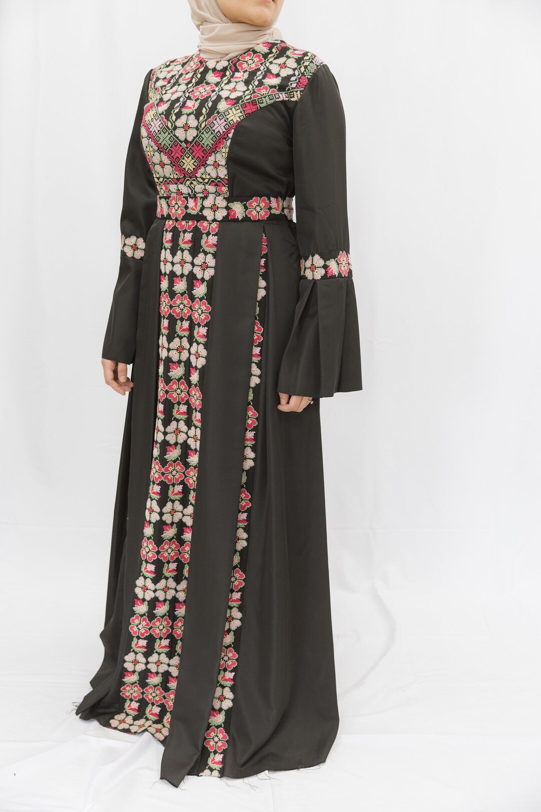 Handmade One-of-a-kind Modern Thobe-style Tatreez Dress - Etsy