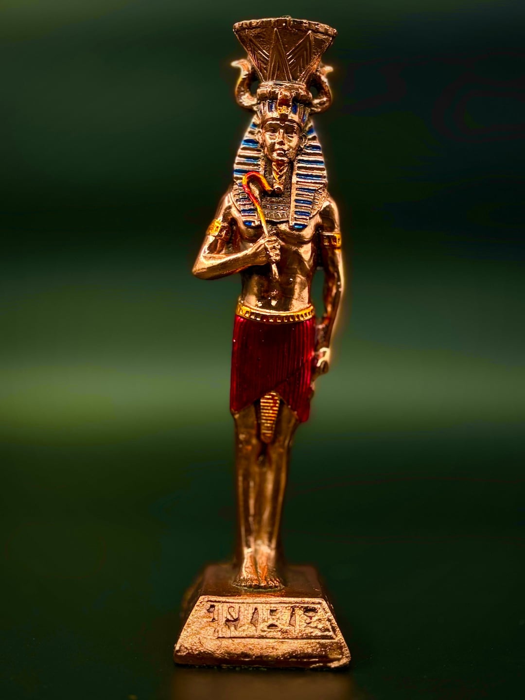 King Tutankhamun Guardian Statue. King Tutankhamun Statue With Candle ...
